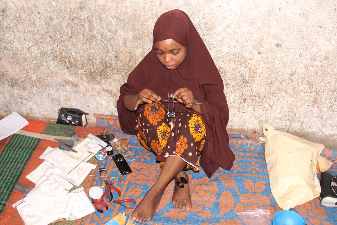 Finding the jewel within: Nusaiba’s story of creativity born out of adversity | Mercy Corps